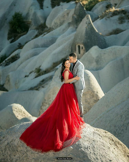 Trending Pre-Wedding Couple Poses Ideas on Pinterest 2019