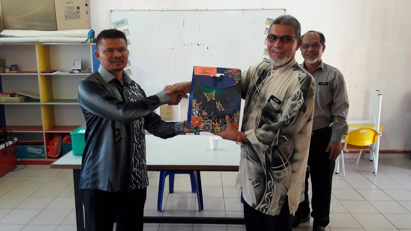 SK RKT SEBERANG TAYOR: Pertukaran Cikgu Syed Amran Ke SK Pasir Gajah.