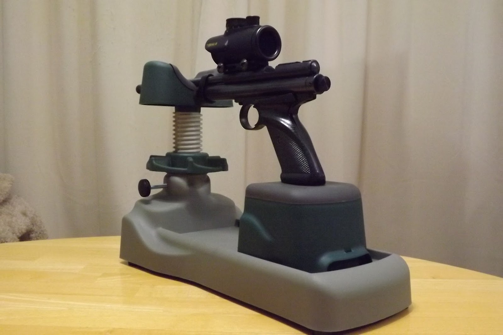 Hugh's Custom Air Guns: CALDWELL PISTOLERO PISTOL REST REVIEW