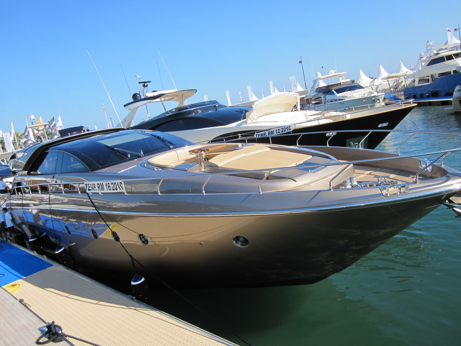 Riva Yacht: Riva Yachts Domino 86'