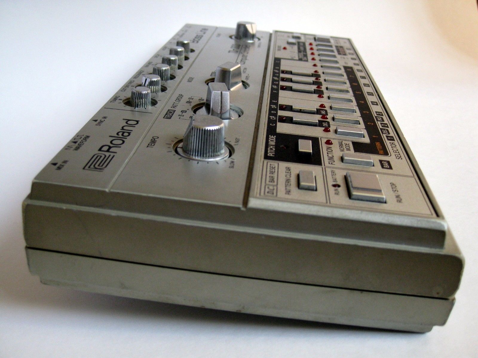 MATRIXSYNTH: Vintage Roland TB-303 Bass Synthesizer