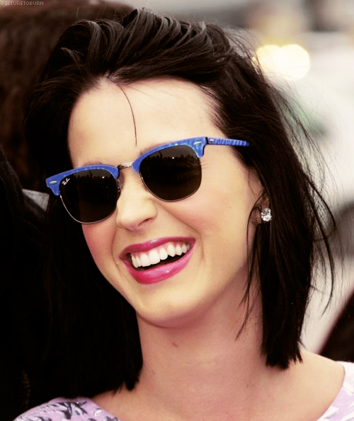 iCovers [!]: Katy Perry [Biography]