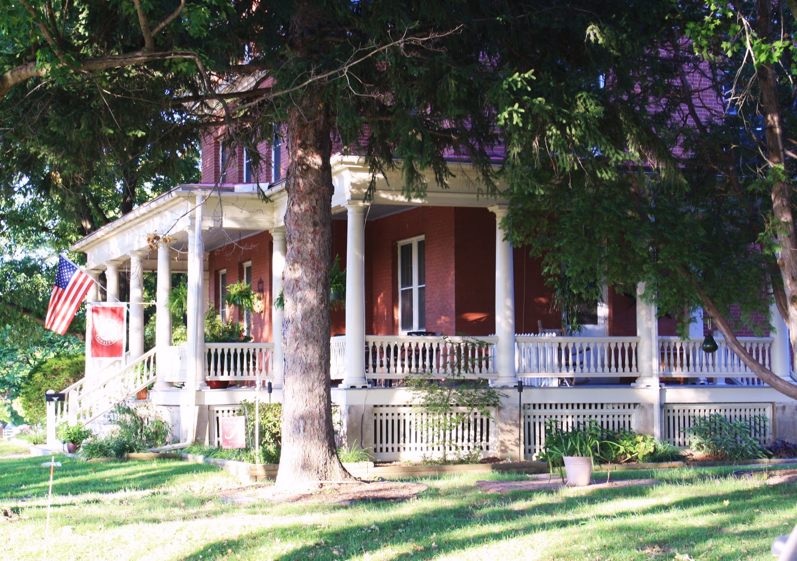 The Best Moments: The Great American Frontier Yard Sale