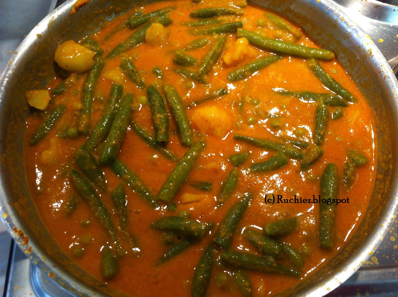 RUCHIEZ's: LONG BEANS MASALA GRAVY
