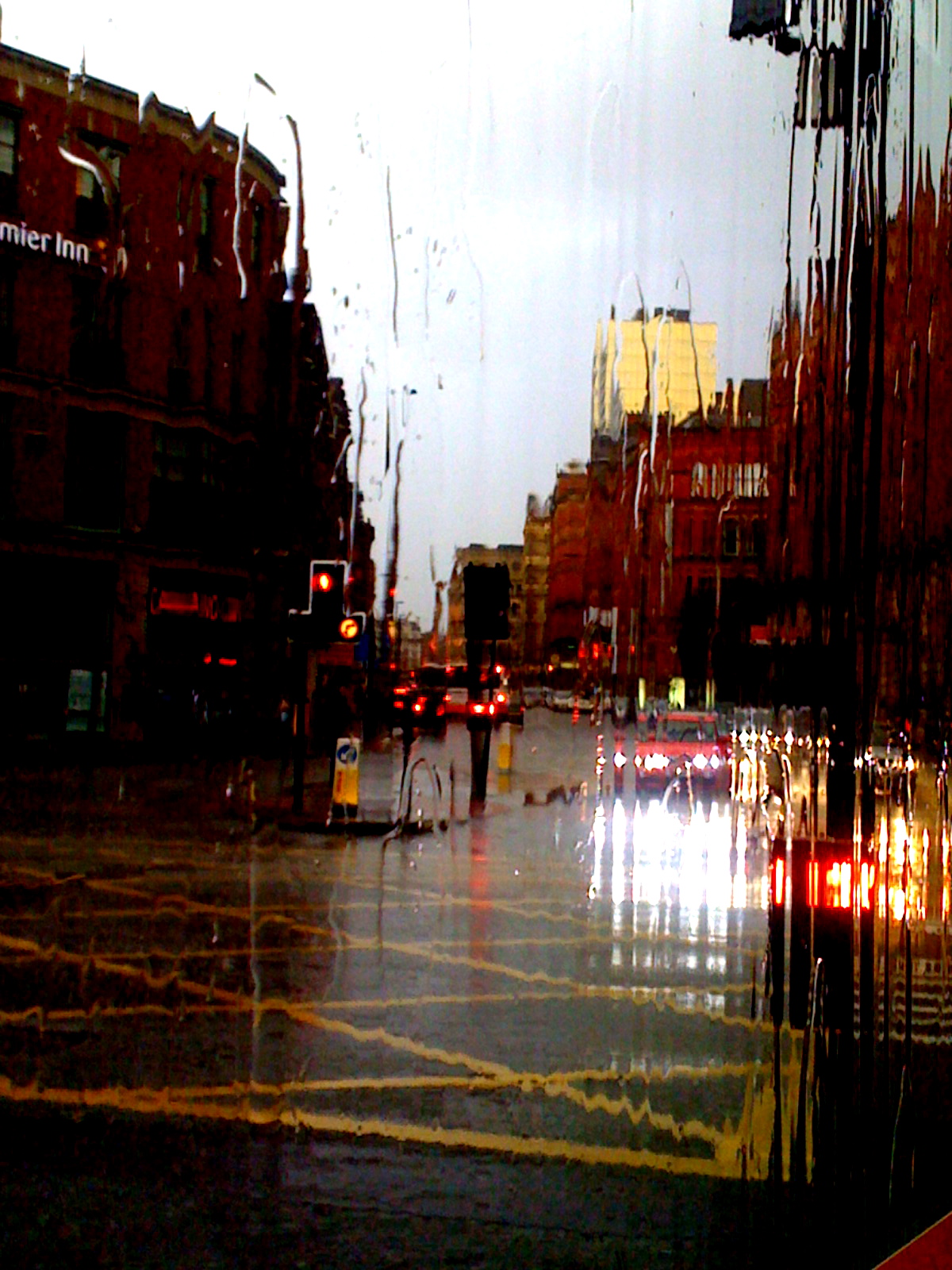 - OAO -: THAT MANCHESTER RAIN..!