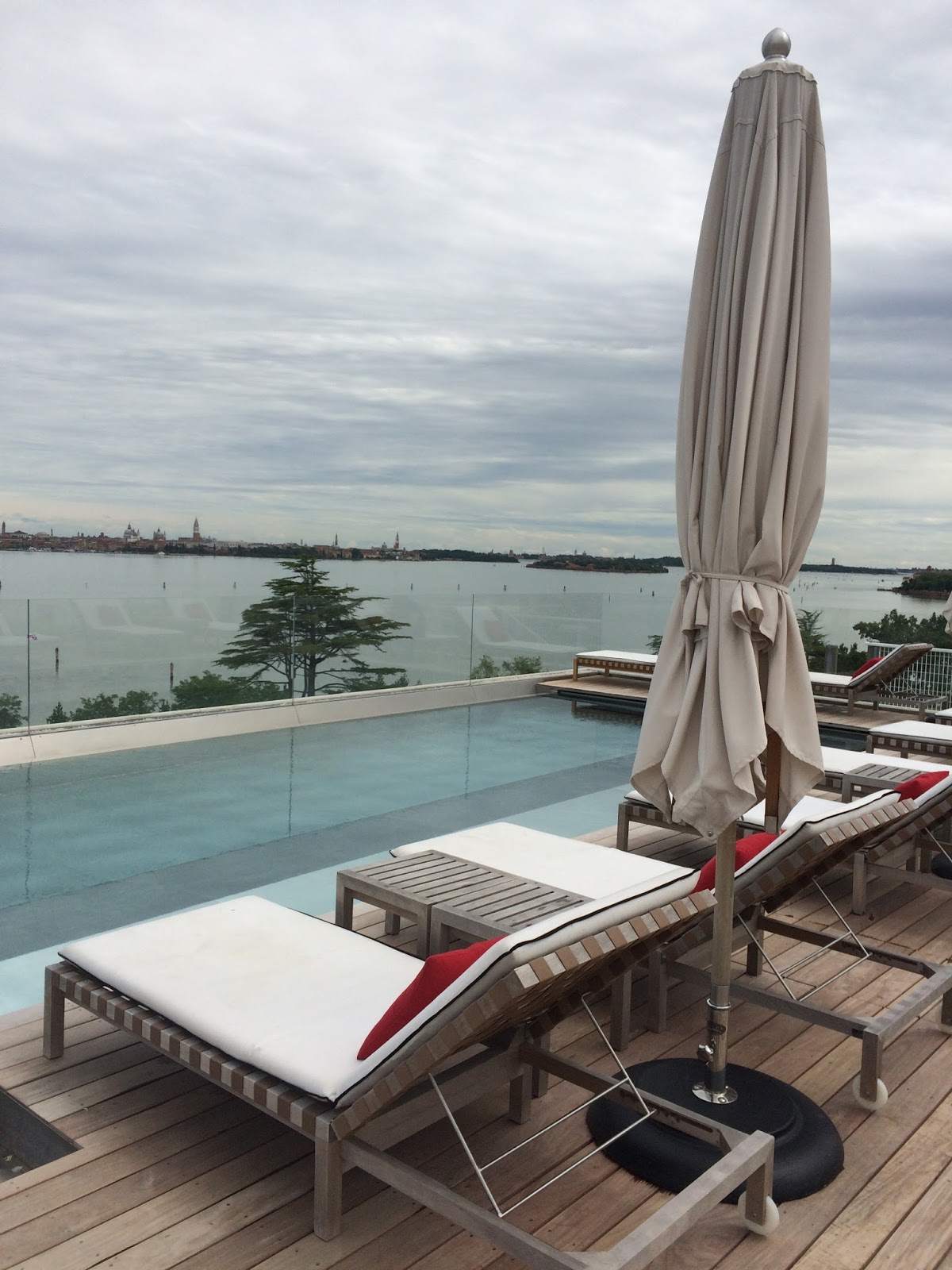 Travel - Venice {Part 3 of the Italian Travelogue} - Roses and Rolltops