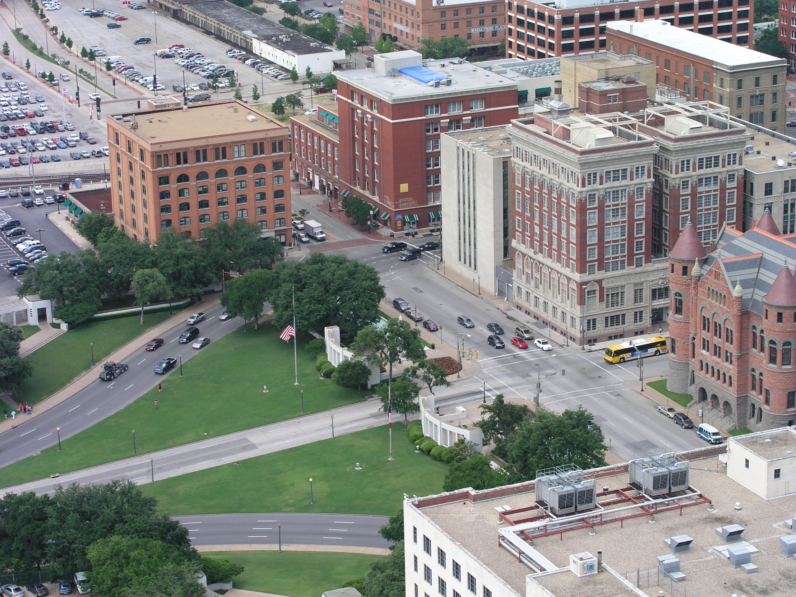 DVP's JFK ARCHIVES: DEALEY PLAZA PHOTOS AND SLIDESHOW (FROM JUNE 2004)
