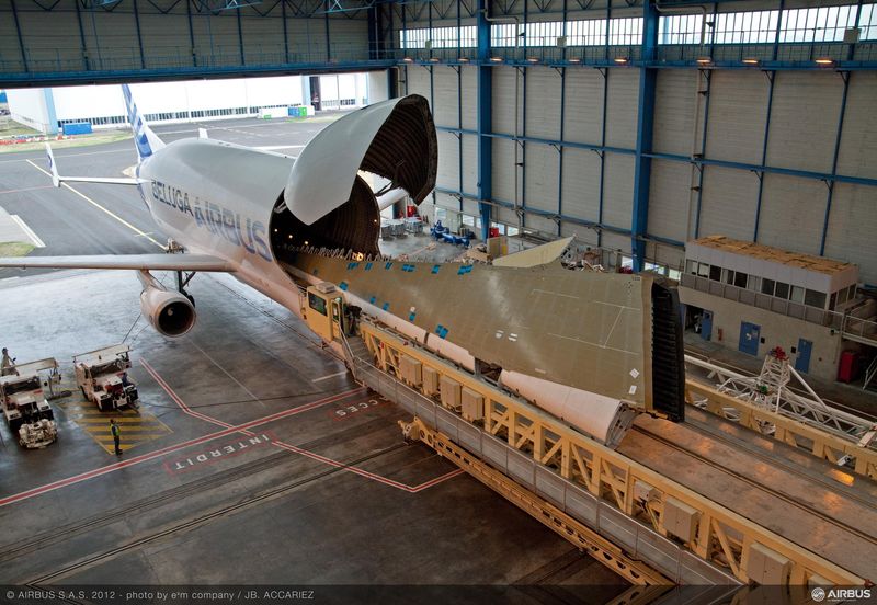 Flyingphotos Magazine News: First A350 XWB wing arrives in Toulouse for ...