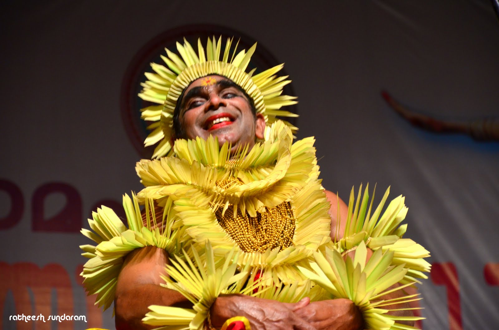 A View to Click !!!: Seethankan Thullal - A semi-classical dance form ...