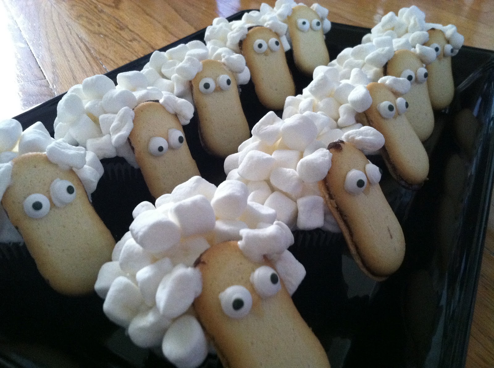 Julie Vision in the Kitchen: Sheep Cupcake Decorating Tutorial