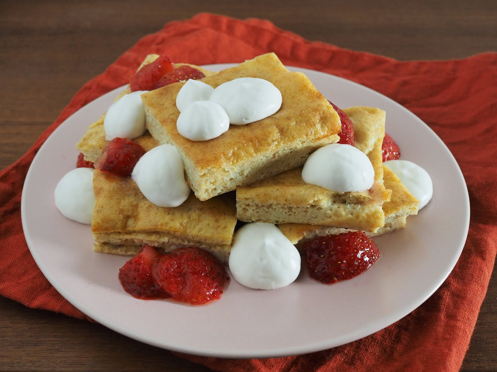 Maidoton pannukakku / Valmiiseen pöytään