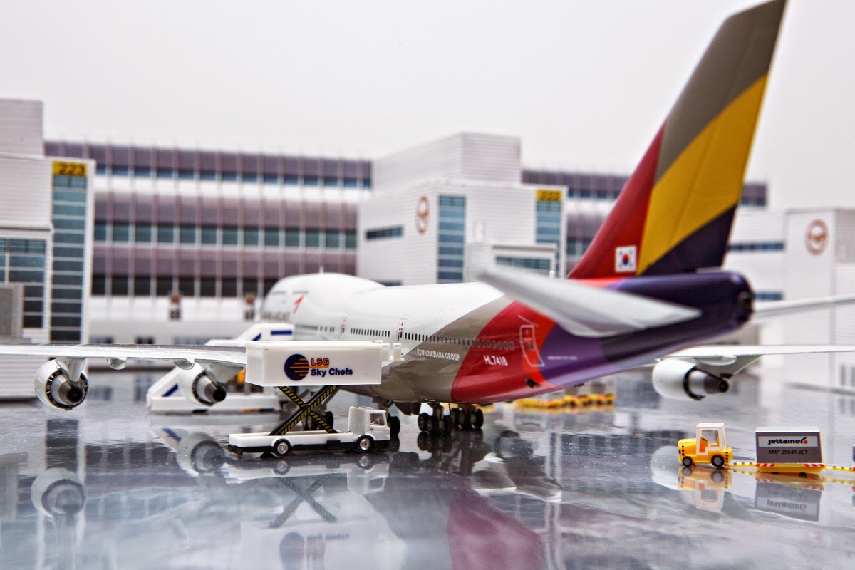 Diecast Aircraft: [Blue Box] Asiana Airlines Boeing 747-400 HL7418