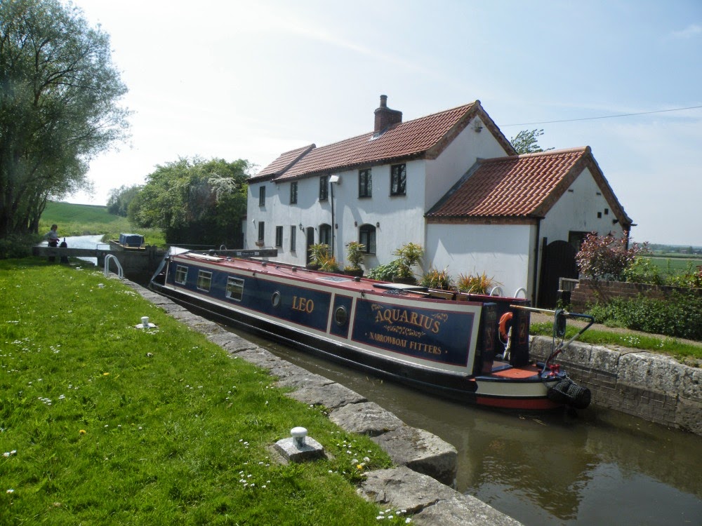 Travelling the Canals of England: Lovely Chesterfield Canal