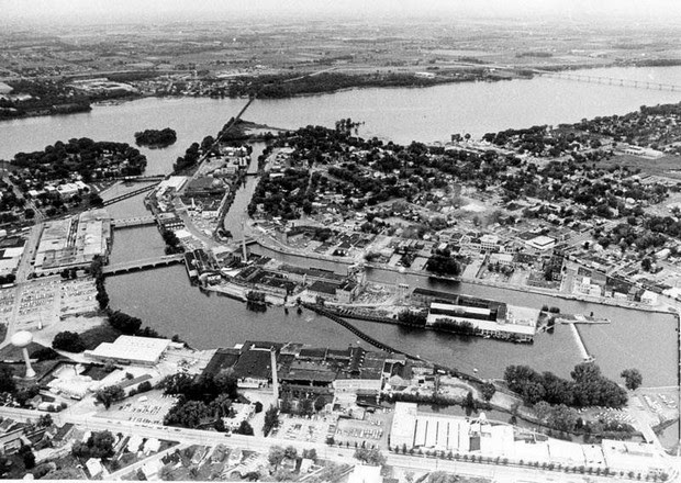 MENASHA: Aerial Menasha 1976