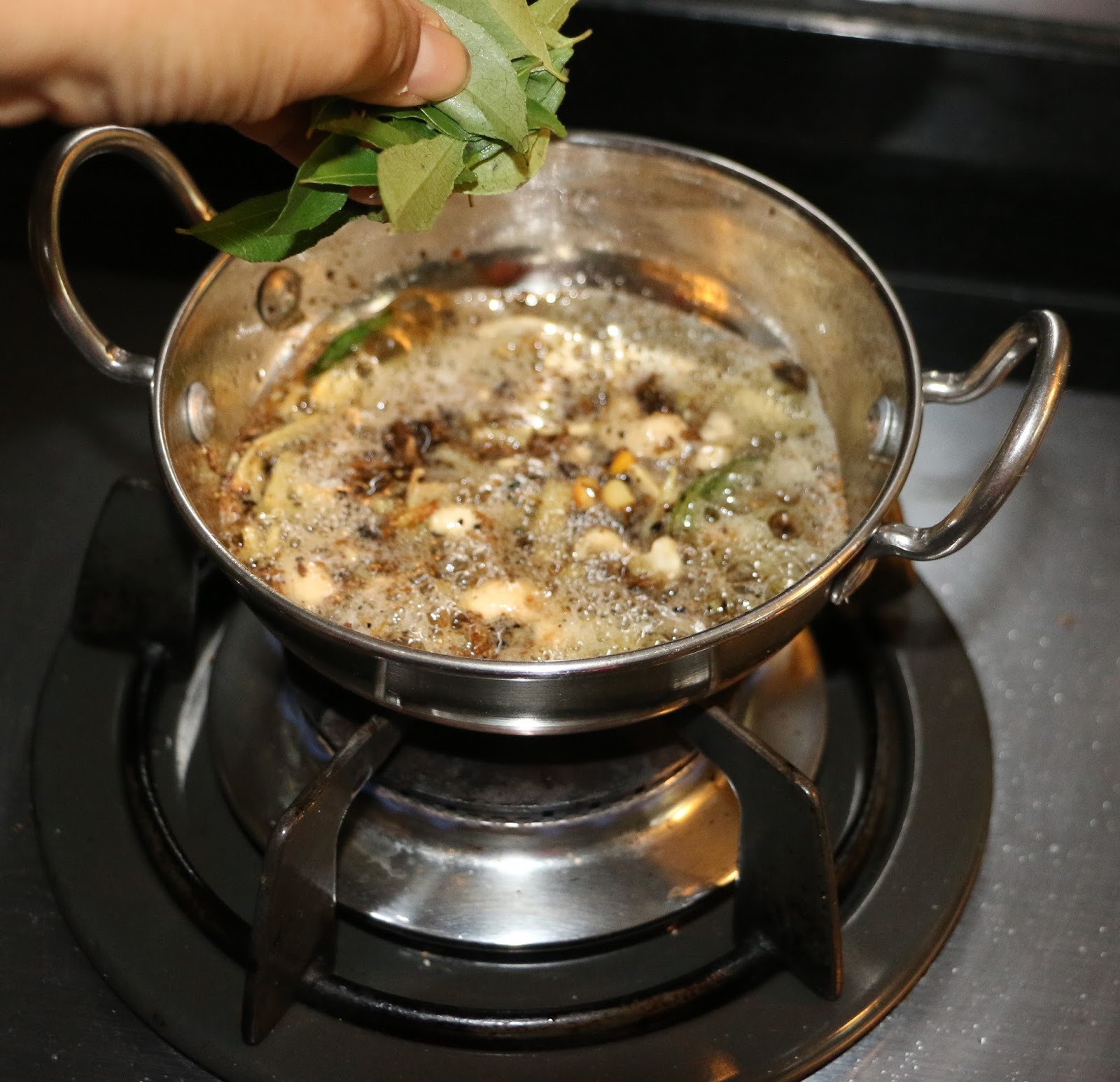 Thonnai Idli - Nee's Kitchen