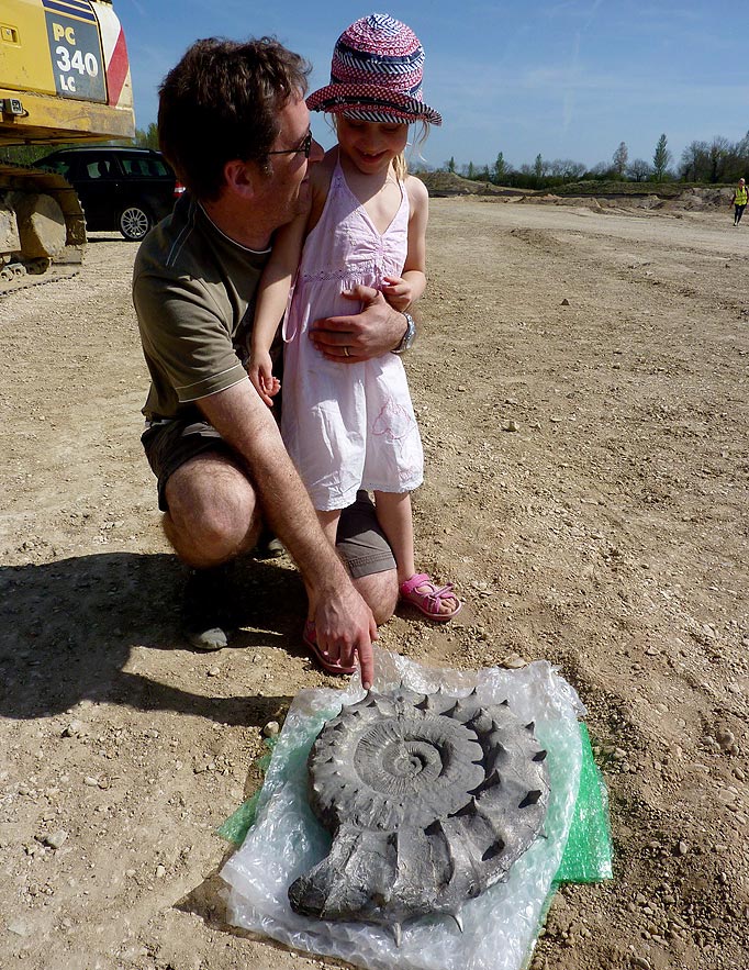 Buscandolado La Verdad-MaEl: CHICA DE 6 AÑOS ENCONTRO UN FOSIL DE 160 MILLONES DE AÑOS CON UNA ...
