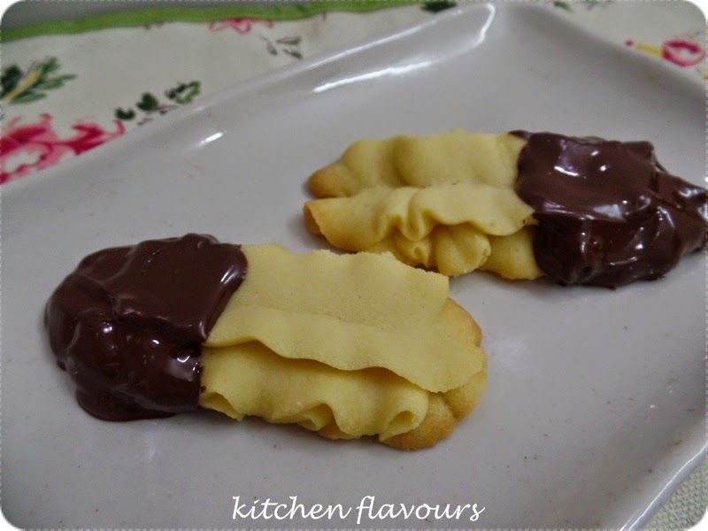 kitchen flavours: Viennese Shortbread : Bake-Along #77