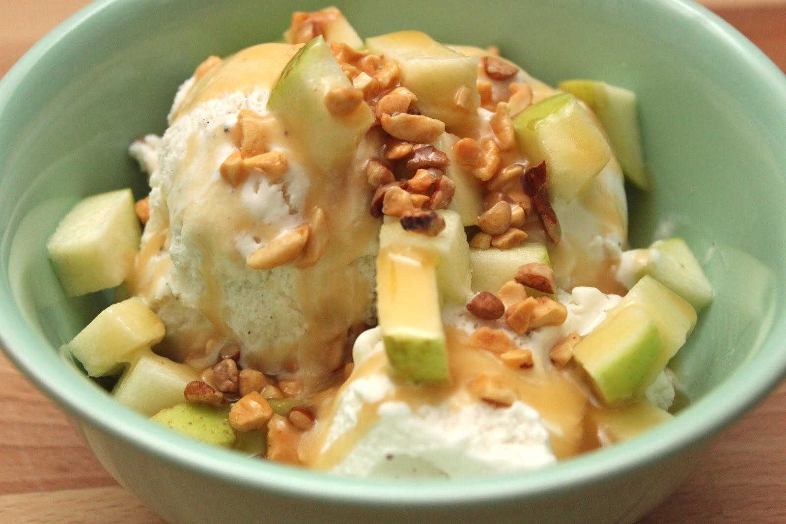 Caramel Apple Sundaes {Recipe} - Smashed Peas & Carrots