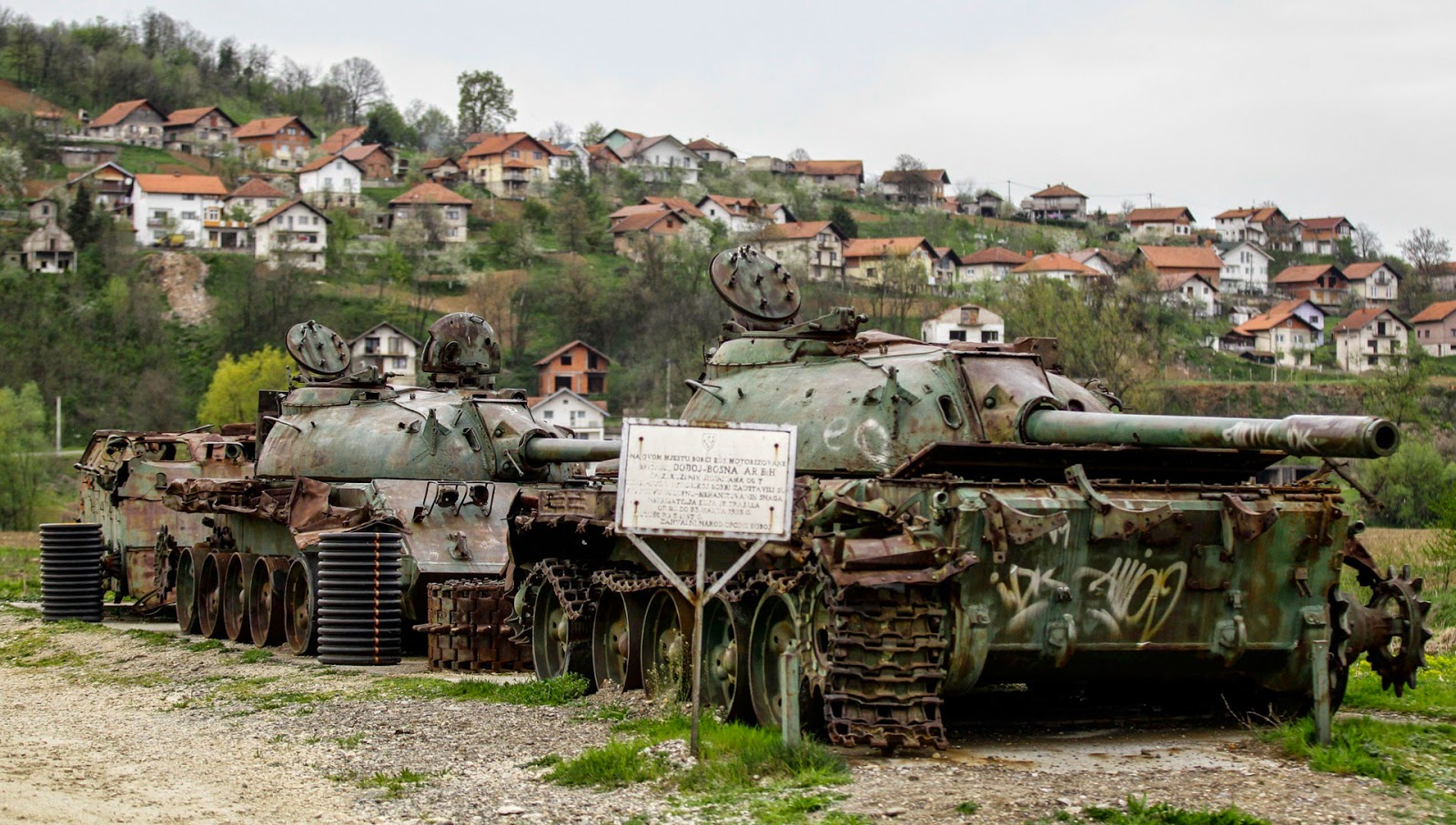 Groblje Tenkova, Simbol Hrabrosti ( 92-95 )