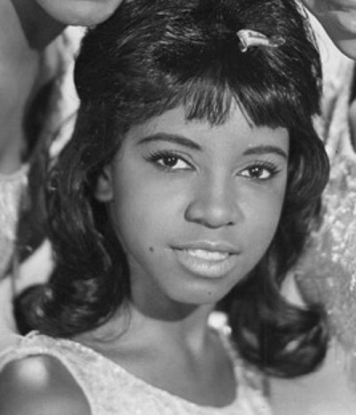 Jw VIPS: 82) Joan Marie Johnson (1945-vivente)