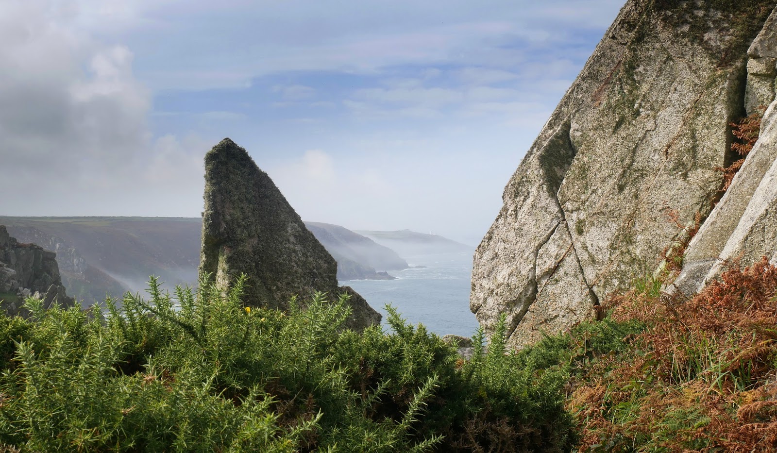 The Adventures of Skooby Blue (and Simon too): Porthmoina Cove ...