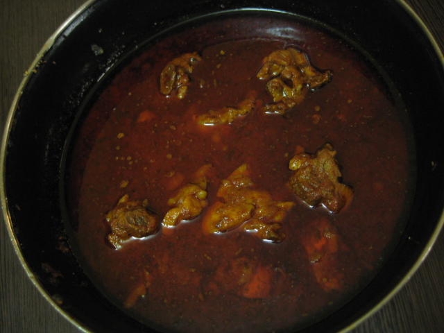 Chicken Curry In Maratha Style