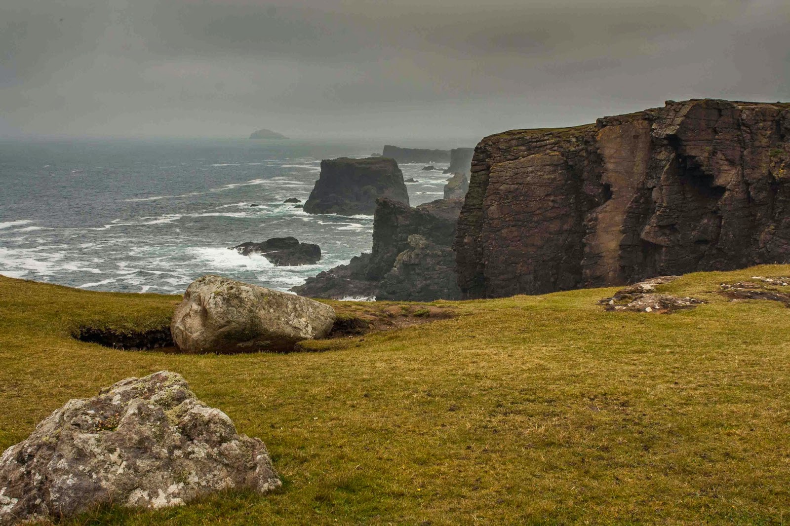 Ladee's Travels: Eshaness, Shetland Island - Volcanic Cliffs