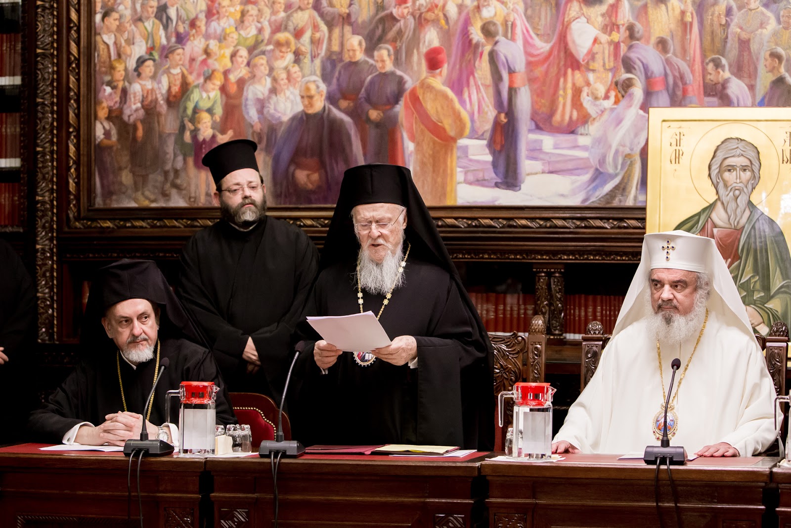ΦΩΣ ΦΑΝΑΡΙΟΥ: ΟΙΚΟΥΜΕΝΙΚΟΣ ΠΑΤΡΙΑΡΧΗΣ ΑΠΟ ΤΗ ΡΟΥΜΑΝΙΑ: "Εντός ολίγου η ...