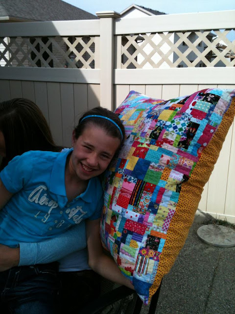 The Merry Church Mouse: Scrap Attack Quilt Progress And A Bit Of Randomness