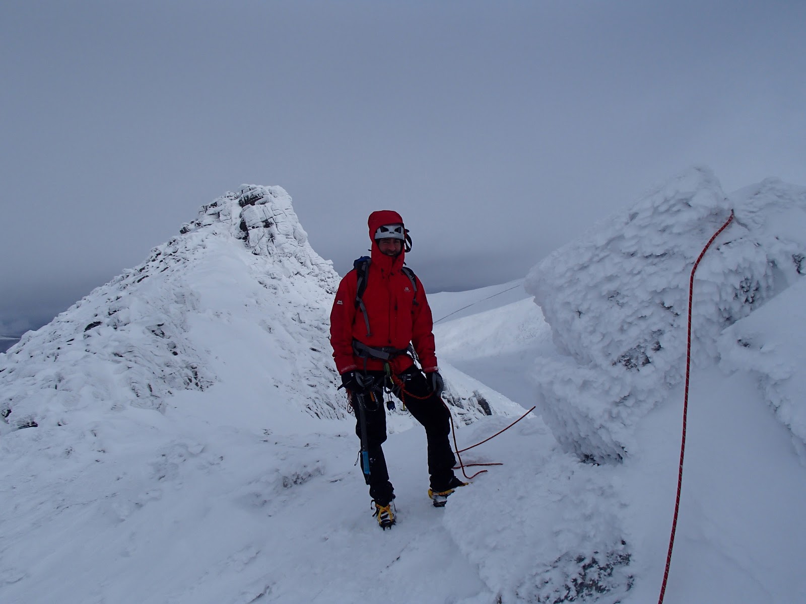TARMACHAN MOUNTAINEERING: FIACAILL RIDGE, CAIRNGORMS