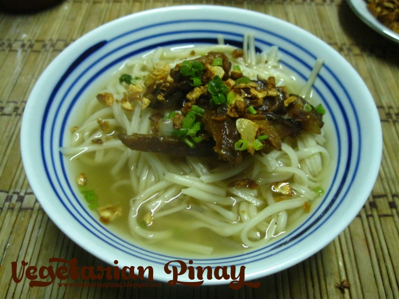 Vegetarian Pinay: Vegetarian Mushroom Batchoy and Puto Pao