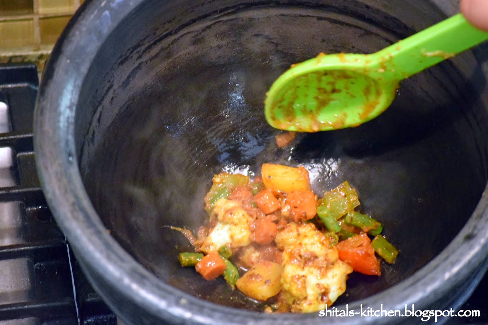 Shital's-Kitchen: Vegetable Dum Biryani