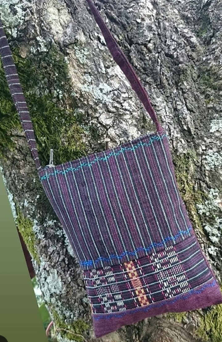 TumPakBos_Production: Tas terbuat dari kain ulos Batak