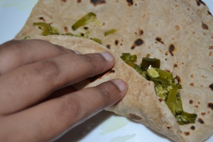 Vaniensamayalarai: Pulka Fulka (Indian soft bread) with broad beans