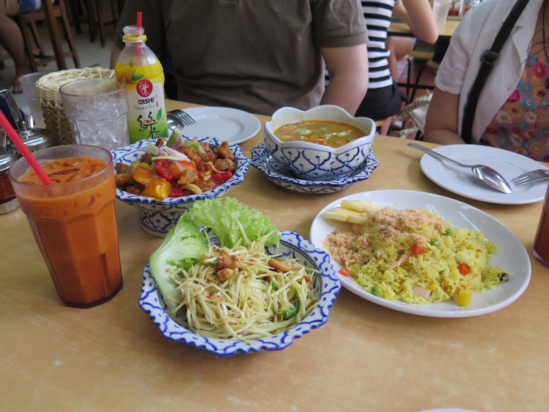 The Blackmentos Beauty Box: Thai food at Nakhon Kitchen, desserts at ...