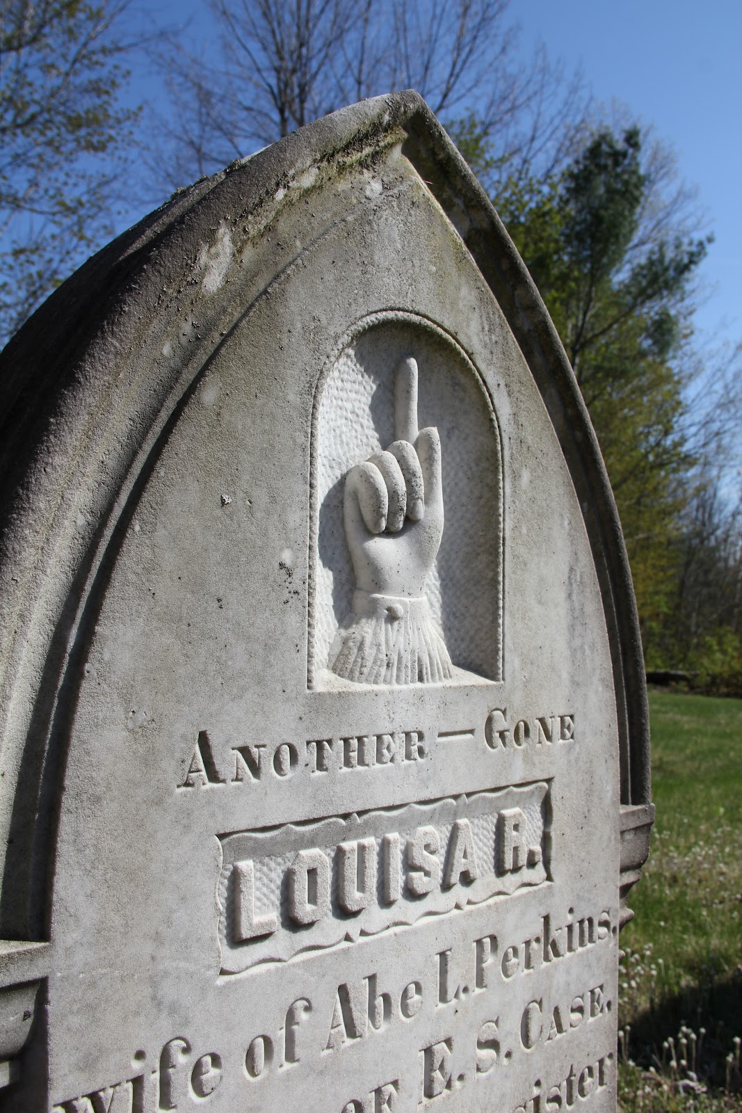 Taphophile Corner: Pointing Finger & Hand Stones