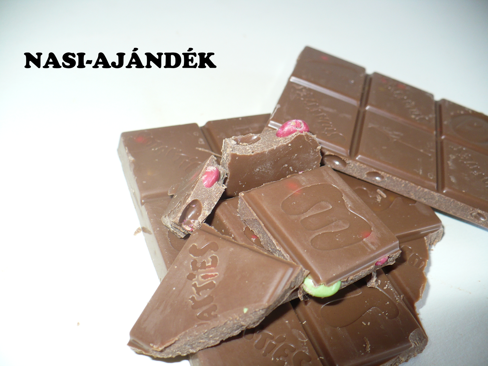 NESTLÉ 12.: SMARTIES FESTIVE SHARING BLOCK : SMARTIES-OS TEJCSOKI