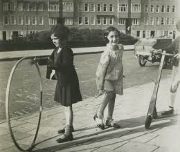 The Anne Frank Story: Emagrating to the Netherlands 1933 | Frank Family ...