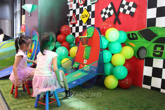 Max's Restaurant Chickie Boy Birthday Party! | Daddy O!