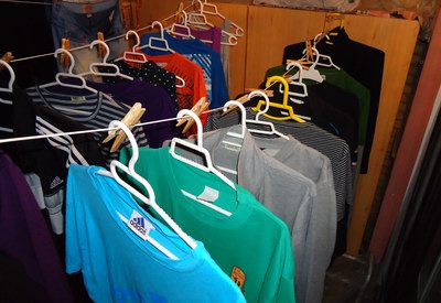 Feliz con poca cosa: Tender en perchas