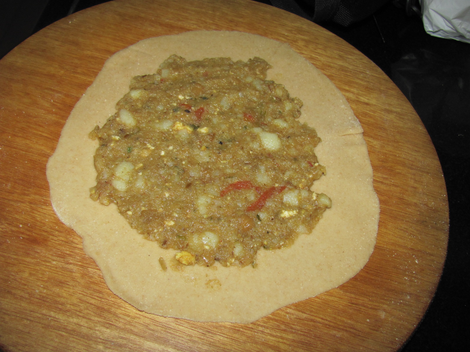 Travel and Feeding: Kitchen Experiments : Chhole Paratha, or how to ...