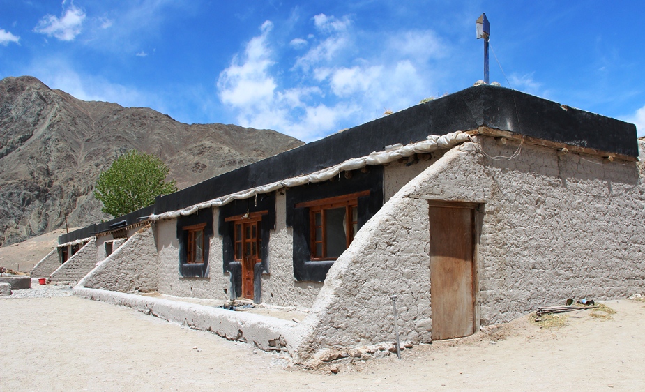 Rob at Druk White Lotus School Ladakh, India 2012: Solar Harvesting