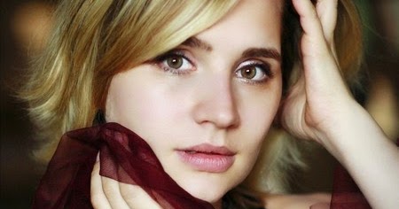 LINDA BALLOVA - soprano lirico spinto : VITA ENGLISH