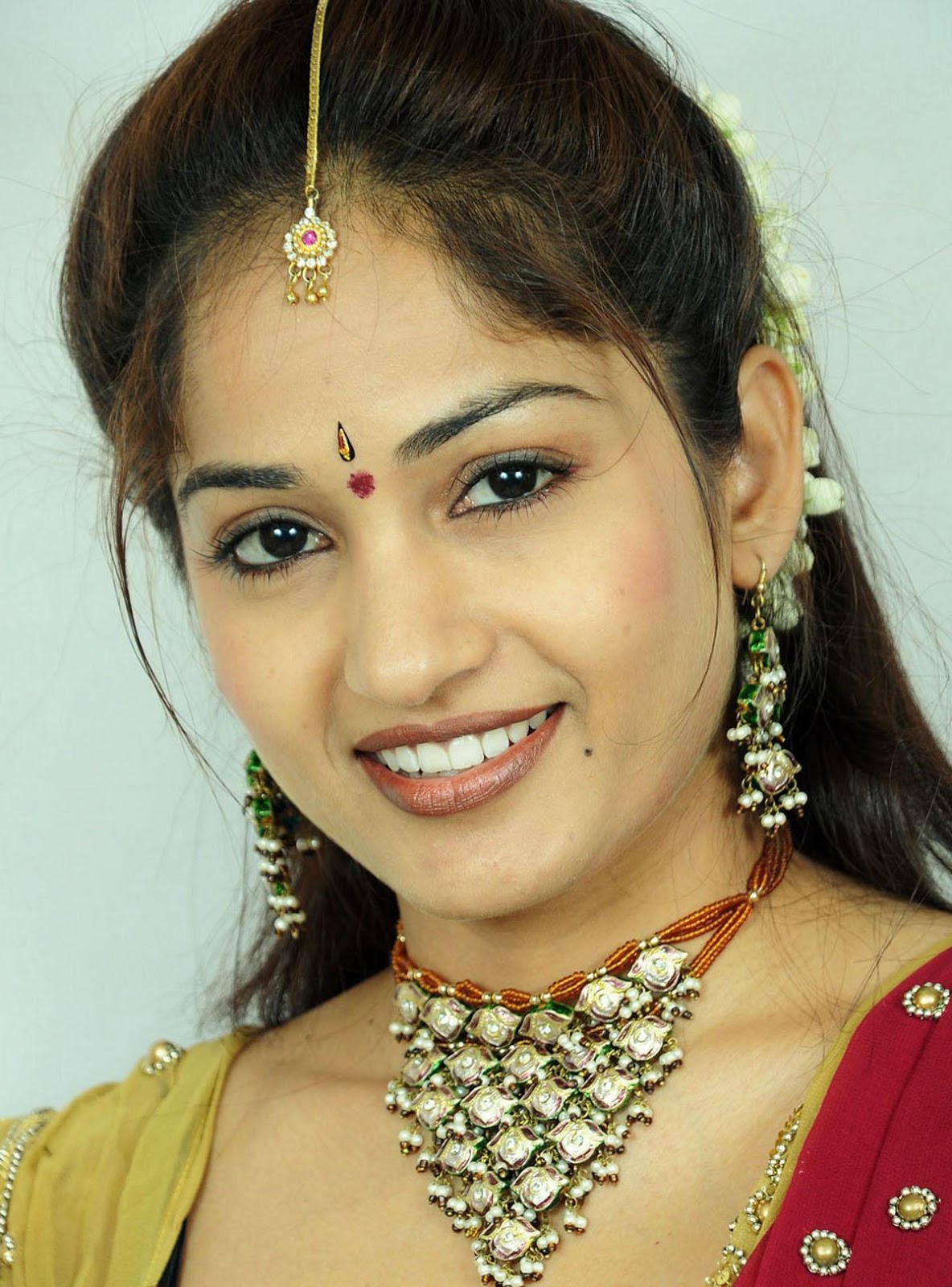 All Indian Beauties: Madhavi Latha Hot Photoshoot Stills