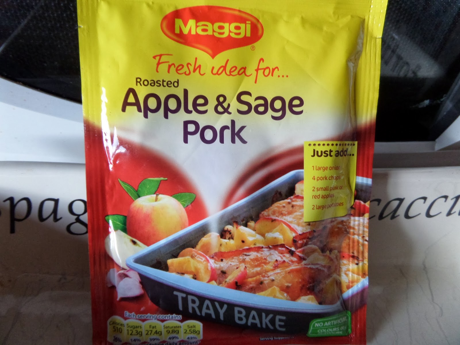Madhouse Family Reviews: Maggi Apple & Sage Pork Tray Bake review