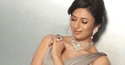 CELEBRITY PICS: Divyanka Tripathi hot navel