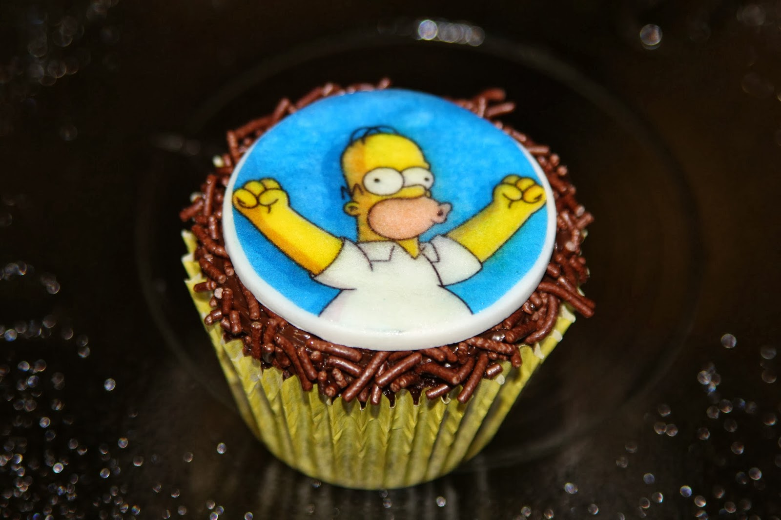 Doce Delicia Cupcake: CUPCAKE TEMÁTICO DOS SIMPSONS