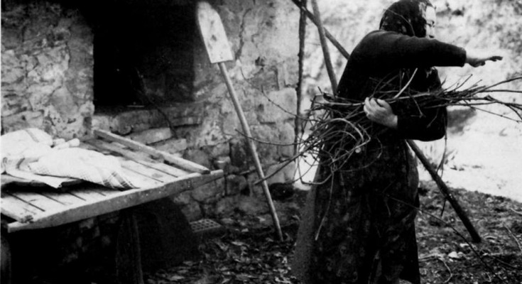 Πολύδροσος Παρνασσού: ΛΑΟΓΡΑΦΙΑ. Η παρασκευή του φαγητού τα χρόνια της ...