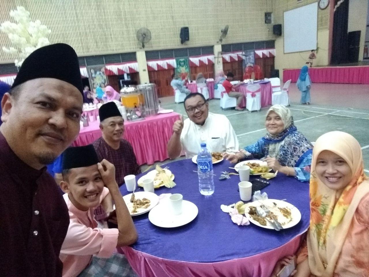 PORTAL RASMI SMK BENUT: RIANG RIA HARI RAYA AIDILFITRI WARGA PENDIDIK ...