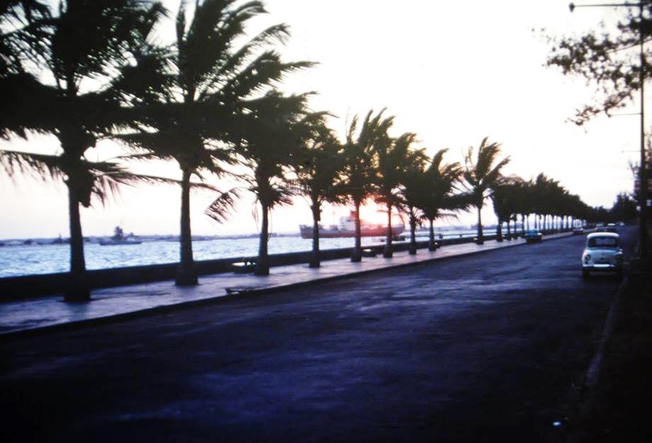 Mais fotos da estrada marginal na base da Ponta Vermelha